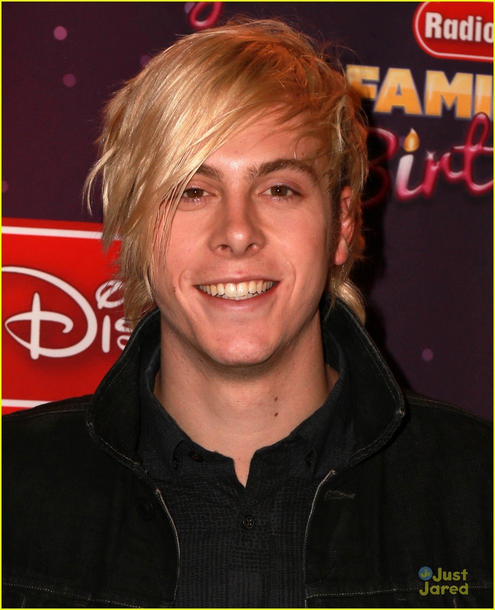 R5 Definitely Made Us Smile at Radio Disney's Family VIP Birthday - See ...