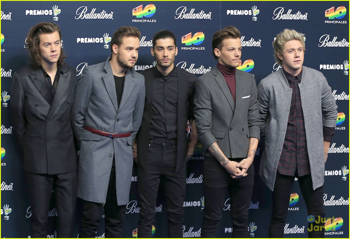 One Direction Performs 'Steal My Girl' at 40 Principales Awards (Video ...