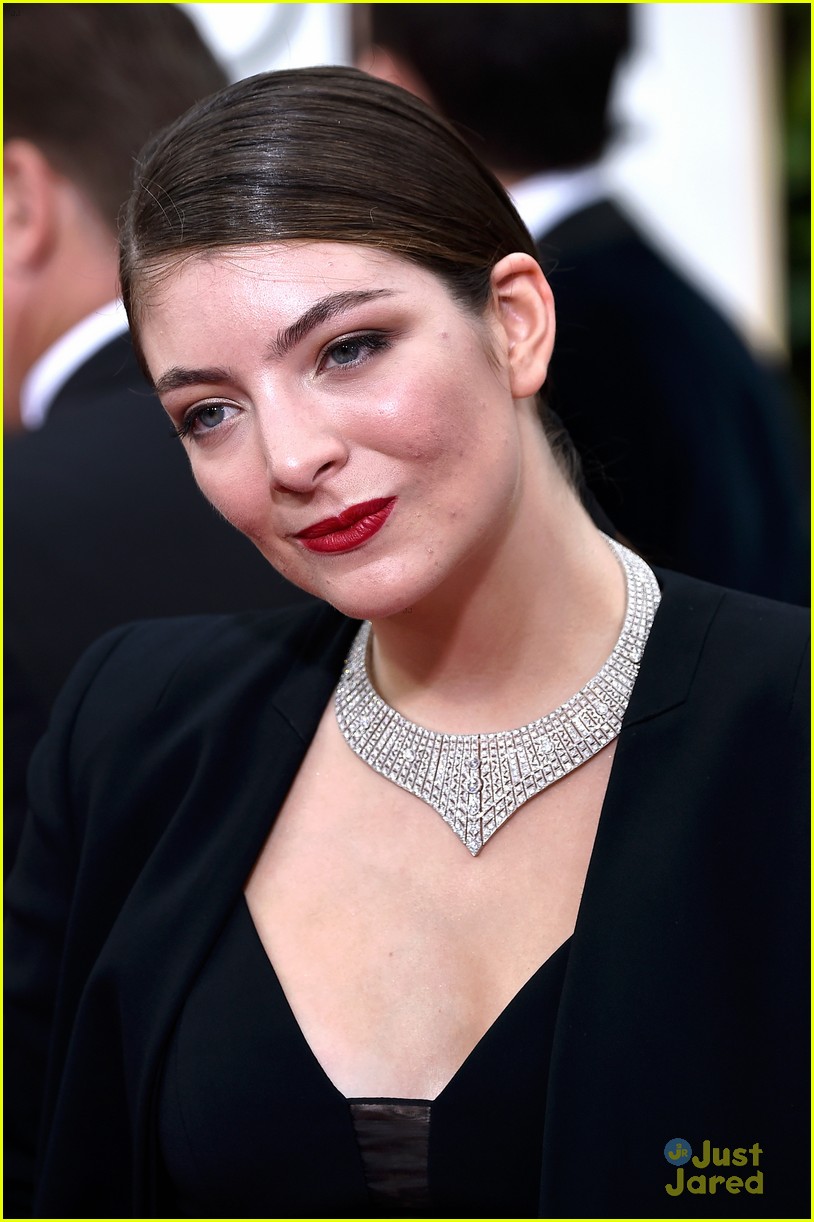 Lorde Bares Some Midriff at Golden Globes 2015 | Photo 762239 - Photo ...