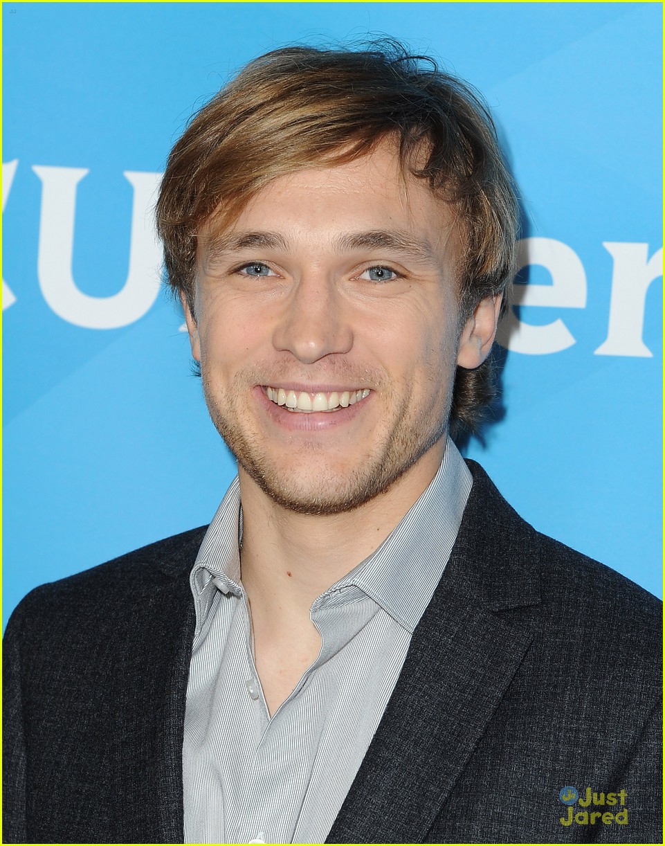 William Moseley & Merritt Patterson Bring 'The Royals' To TCA Press ...