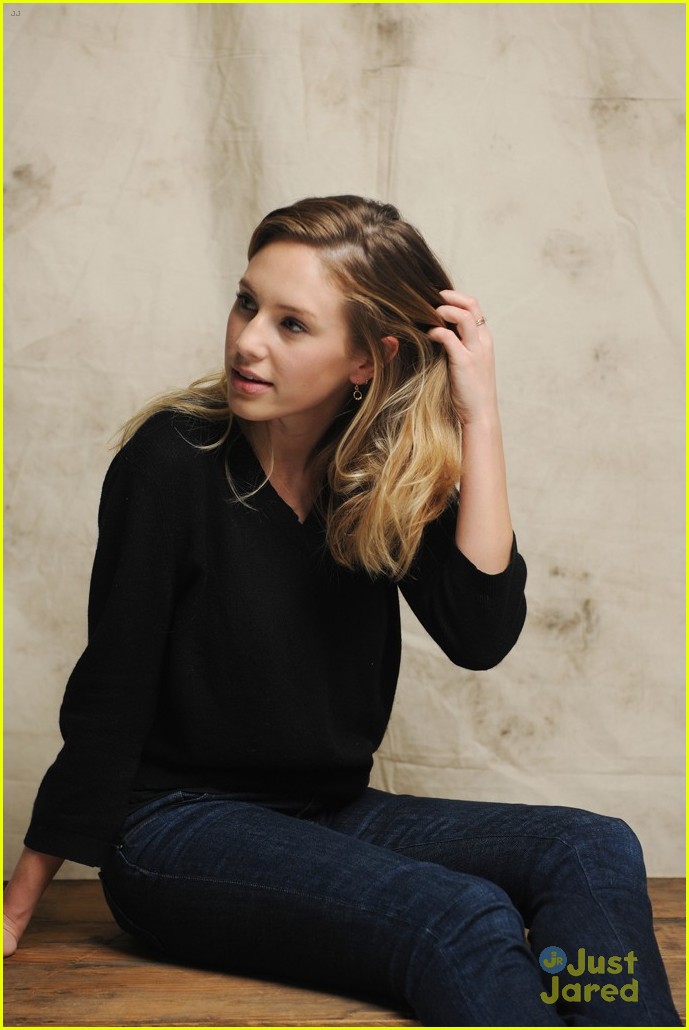 Dylan Penn is Perfect For Ermanno Scervino Spring Campaign | Photo ...