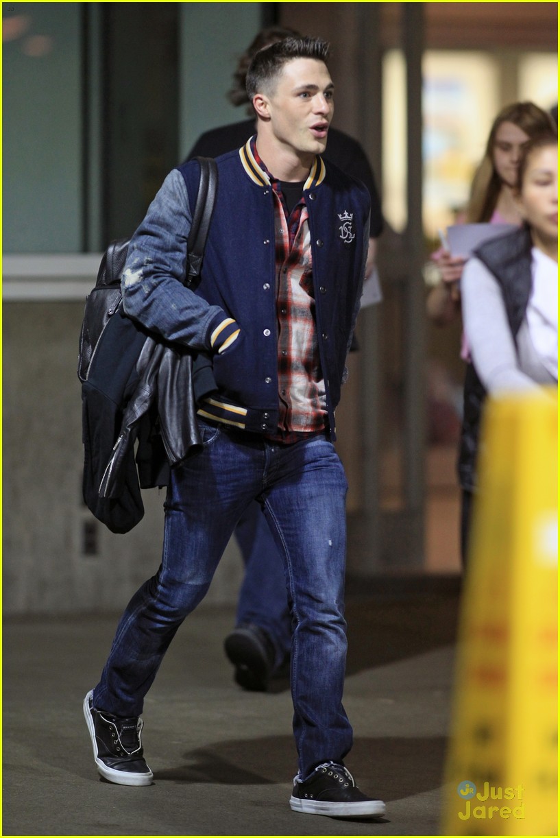 Grant Gustin & Colton Haynes 'Flash' Back to Vancouver | Photo 773436 ...