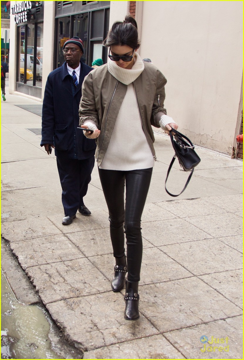 Kendall Jenner Enjoys Raw Oatmeal For Breakfast In NYC | Photo 773382 ...