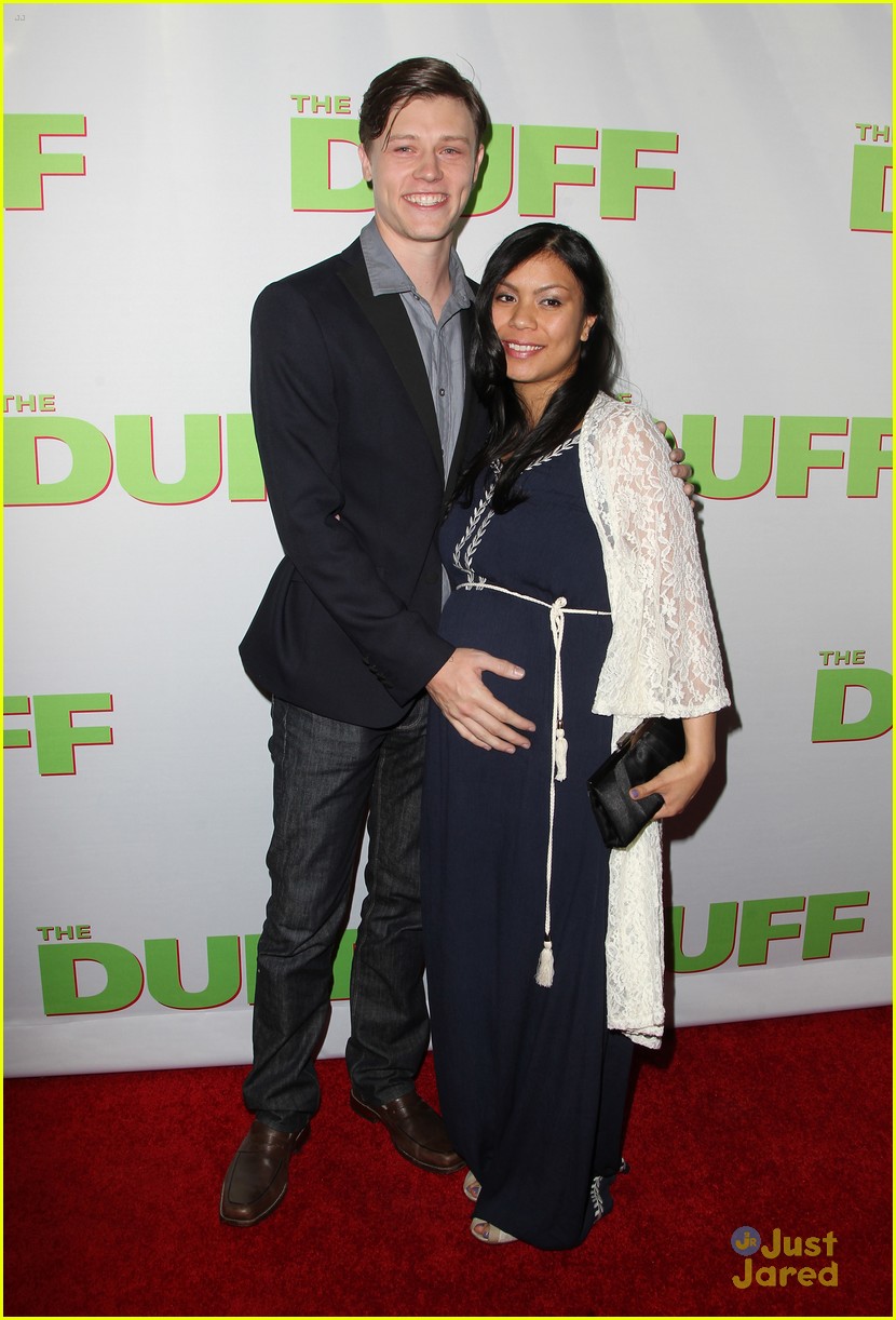 Nick Eversman & Wife Emily Debut Baby Bump At 'The DUFF' Premiere | Photo 774727 - Photo Gallery ...