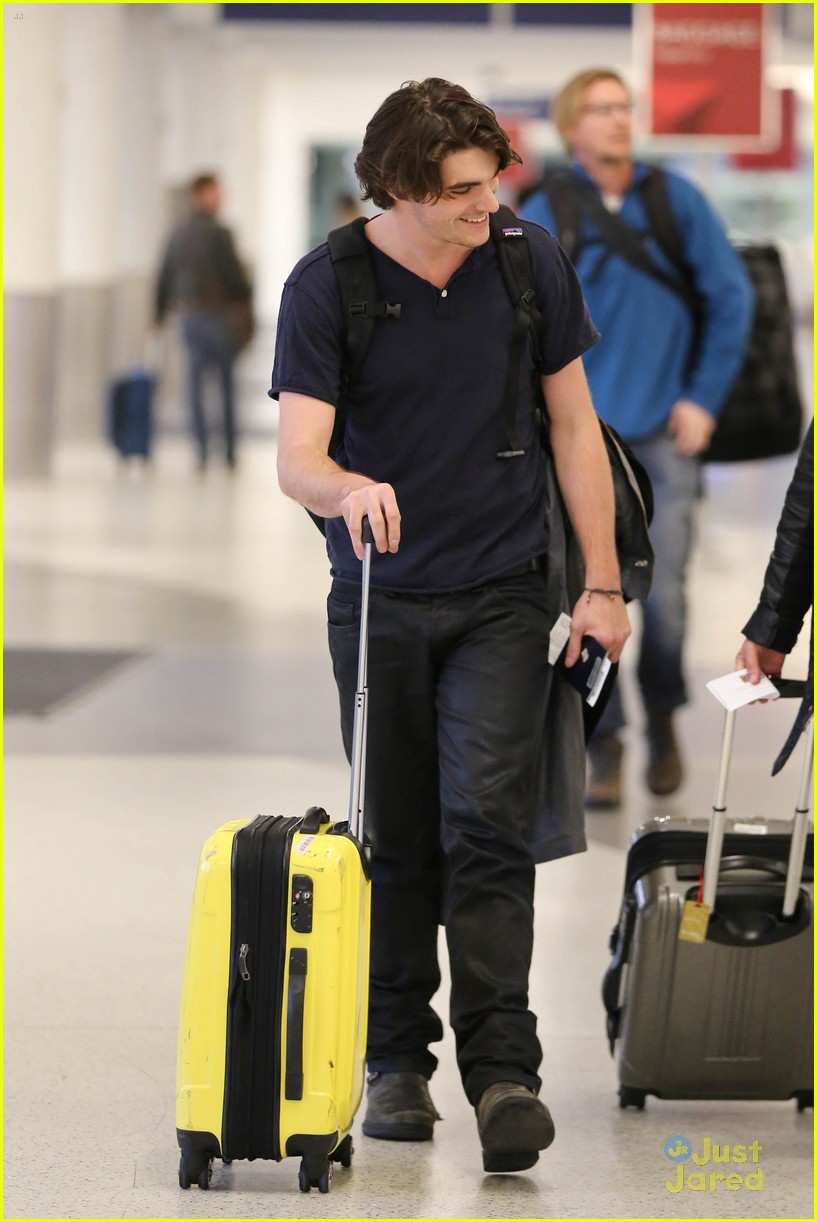 RJ Mitte Runs Into Tom Felton at Salt Lake Comic Con! | Photo 769581 ...