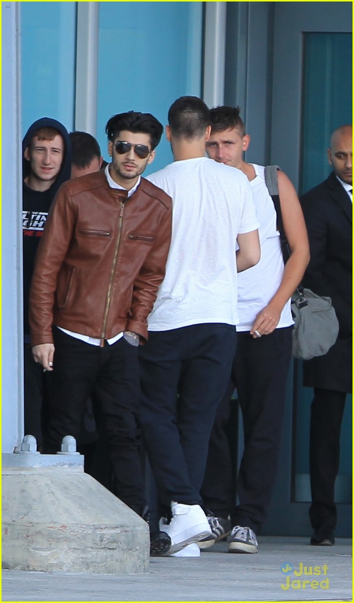 One Direction Lands Back in London After Touring Australia & Japan ...