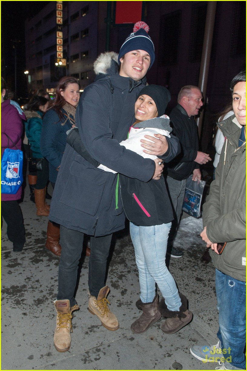 Ansel Elgort Talks About His Stellar Basketball Skills on 'Kelly ...