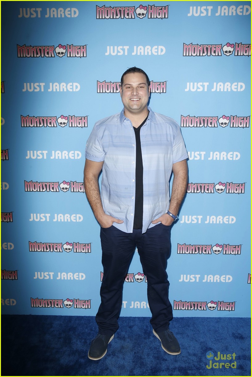 Mark Salling Stages 'Glee' Reunion with Max Adler at JJ's Throwback ...