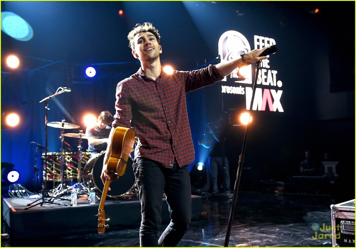 Max Schneider & Shawn Mendes Celebrate the iHeartRadio Fan Army ...