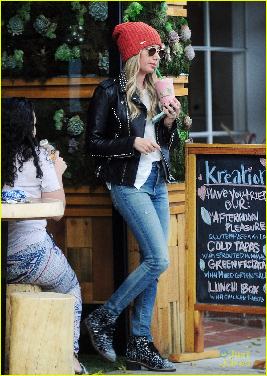 Ashley Tisdale Gets Her Hair Touched Up For 'Buzzy's' | Photo 788839 ...