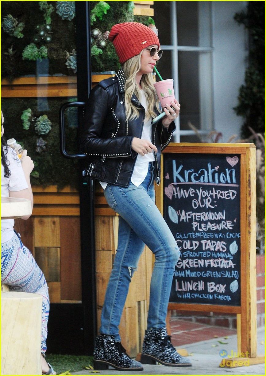Ashley Tisdale Gets Her Hair Touched Up For 'Buzzy's' | Photo 788841 ...