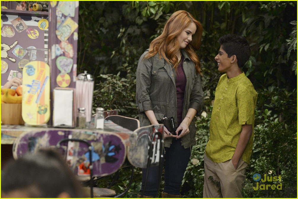 Francesca Capaldi Robs The Ross Family on 'Jessie'! | Photo 801351 ...