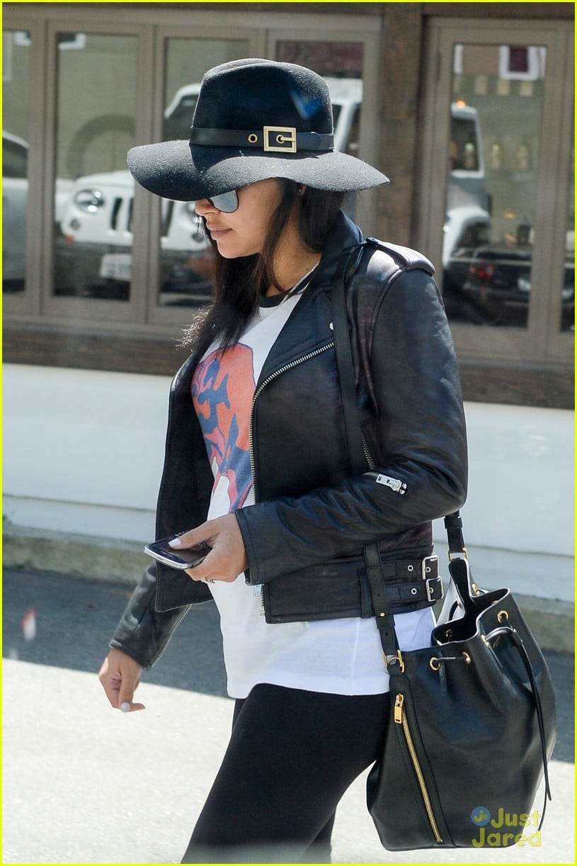 Naya Rivera's Baby Bump Gets Held by Ryan Dorsey in This Adorable Pic ...