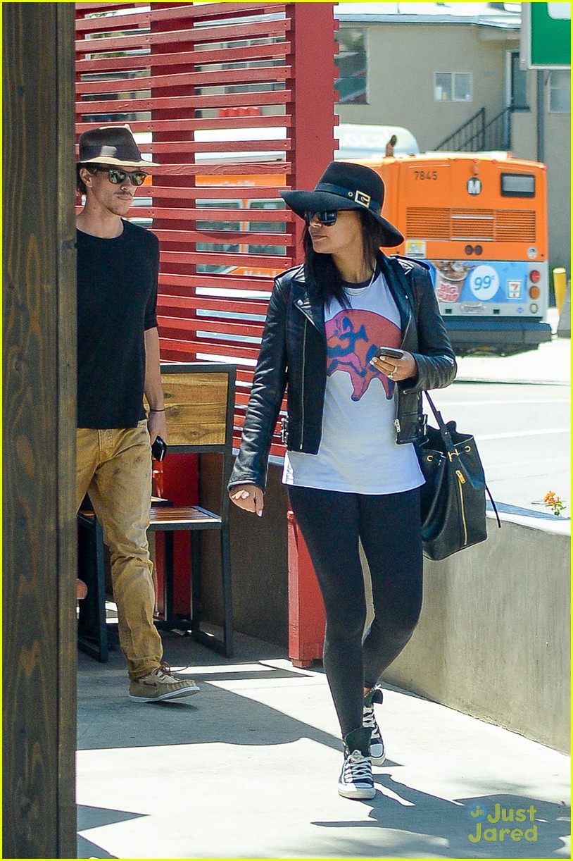 Naya Rivera's Baby Bump Gets Held by Ryan Dorsey in This Adorable Pic ...