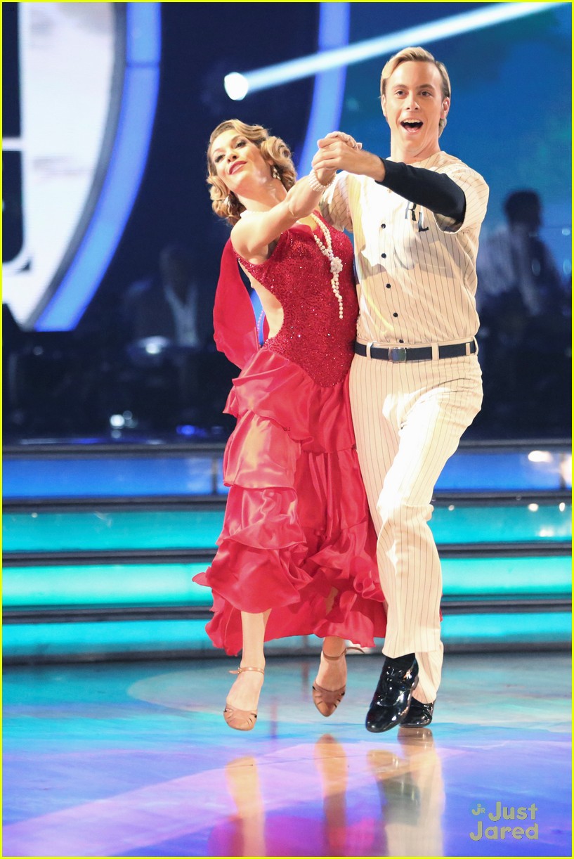 Riker Lynch & Allison Holker Hit Home Run on 'DWTS' | Photo 806337 ...