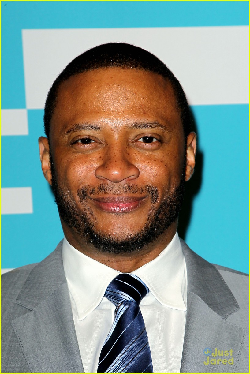 Stephen Amell & Emily Bett Rickards Hit The CW Upfronts With 'Arrow ...