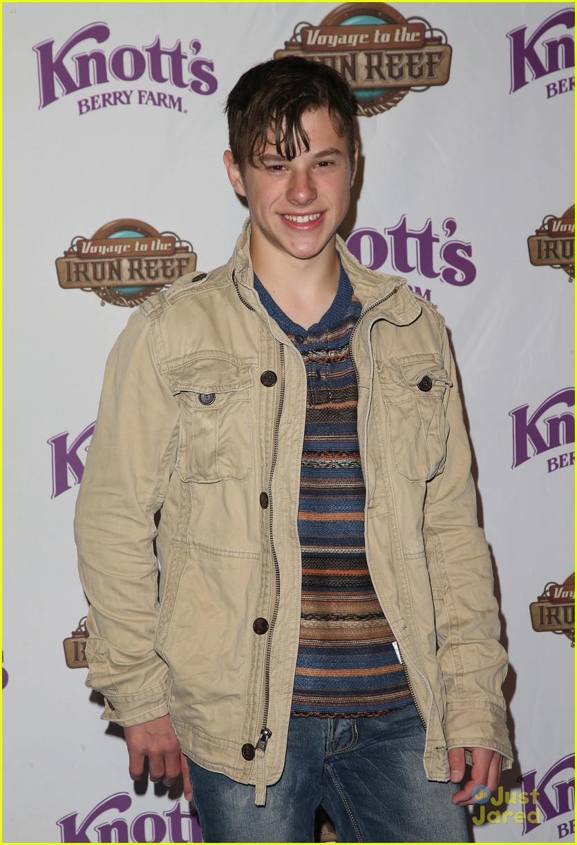 Gavin MacIntosh & Hayden Byerly Brave The Rain For Knott's Berry Farm ...