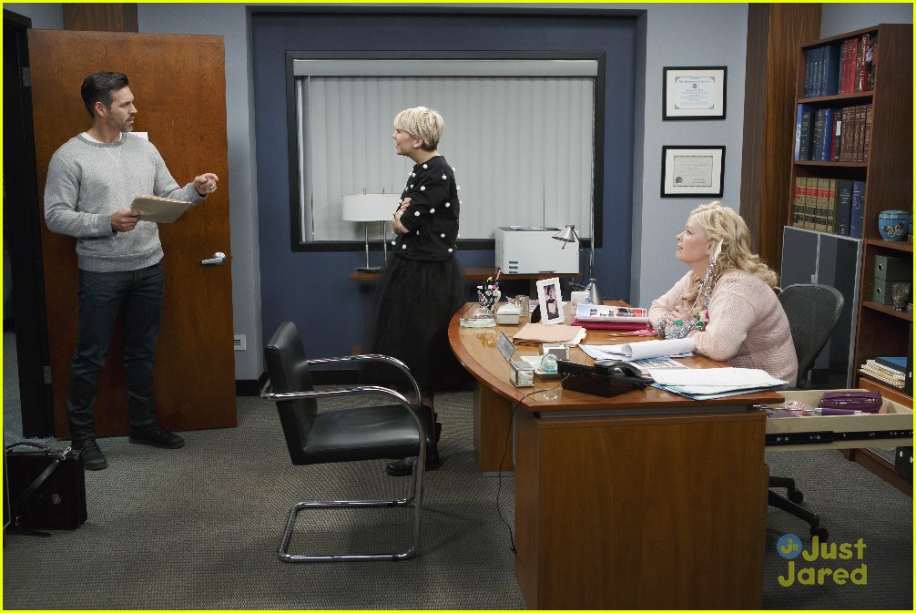 Riley Sleeps With Her New Boss On 'Baby Daddy'! | Photo 826651 - Photo ...