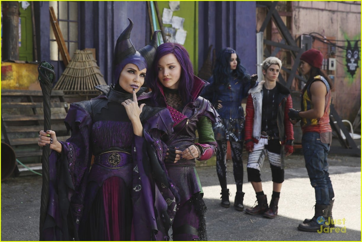See The New 'Descendants' Pics Before Shawn Mendes' Music Video ...