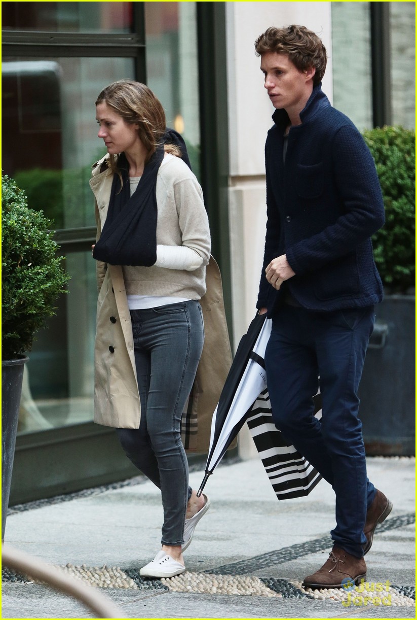 Eddie Redmayne Officially Joins 'Harry Potter' Spinoff 'Fantastic ...