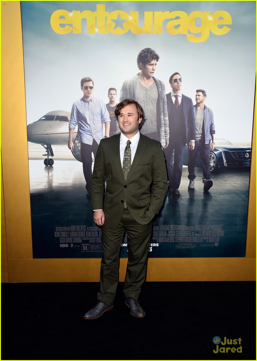 Full Sized Photo of emily osment haley joel entourage premiere 07 ...