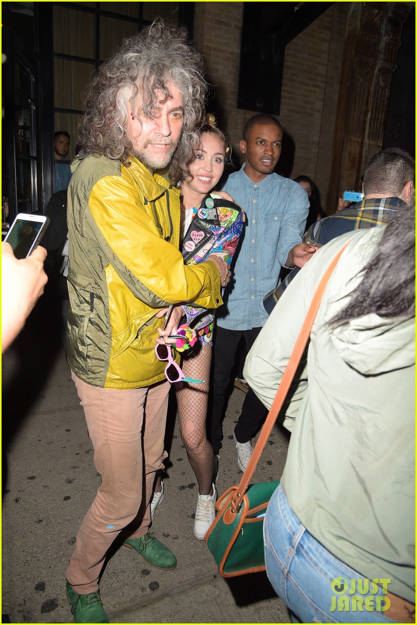 Miley Cyrus is Colorful & Fan-Friendly While Partying in the Big Apple ...