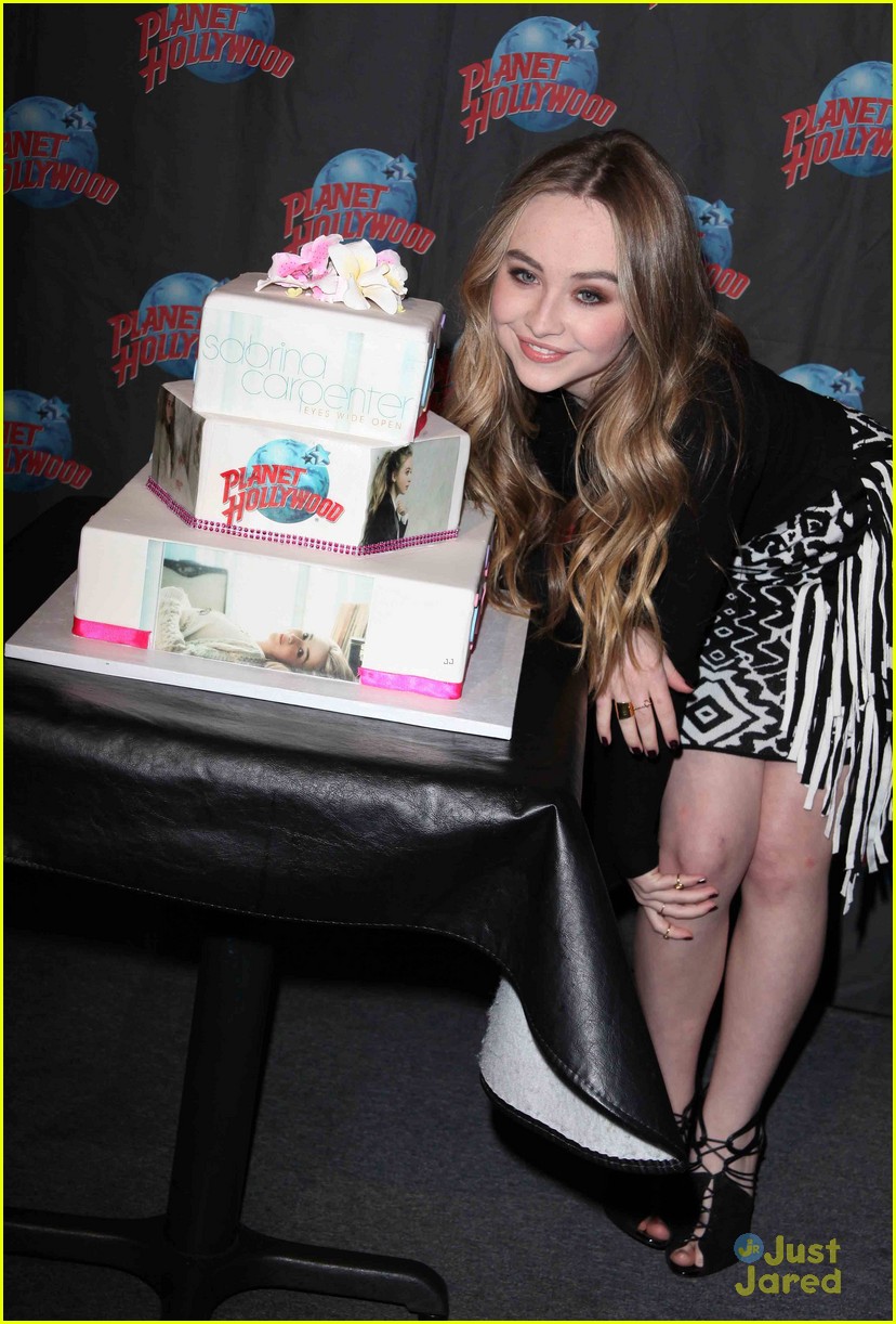 Full Sized Photo of sabrina carpenter planet hollywood 20 | Sabrina ... Full Sized Photo of sabrina carpenter planet hollywood 20 | Sabrina ...