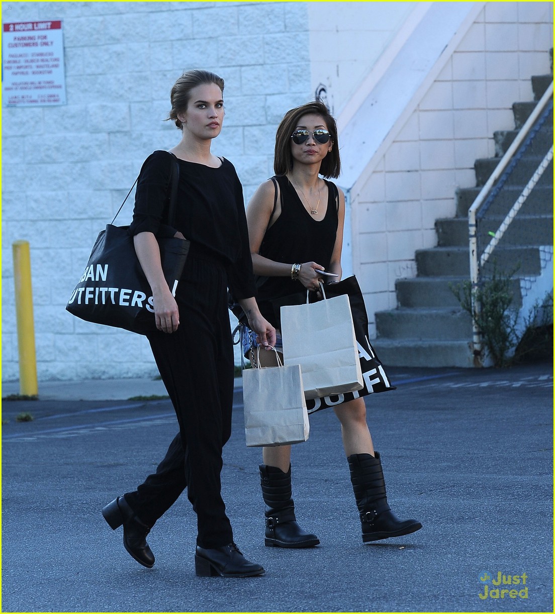 Brenda Song Shops Urban Outfitters With Stormi Henley | Photo 833272 ...