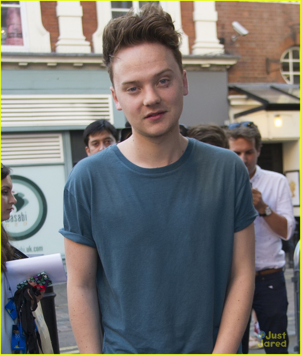 Watch Conor Maynard Plank on Top of Someone | Photo 832361 - Photo ...