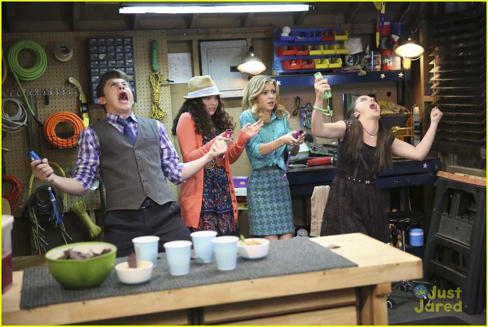 Is Max Really Dating Karl On 'Dog With A Blog'?! | Photo 839304 - Photo ...