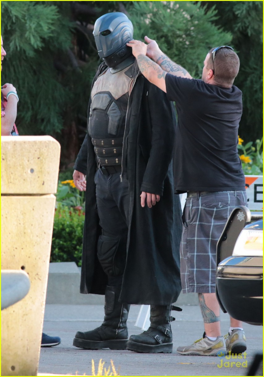 Grant Gustin Teases 'Flash' Season 2 Love Interests For Barry | Photo ...