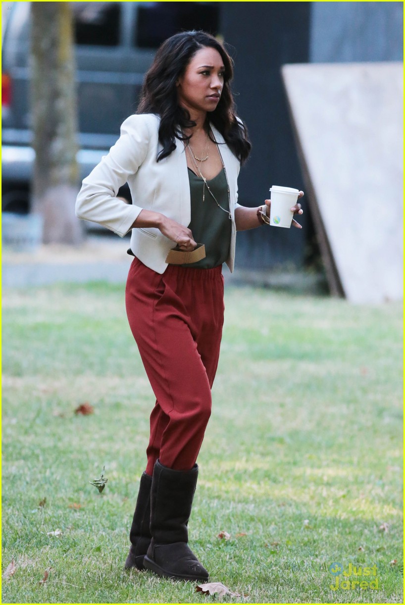 Grant Gustin Teases 'Flash' Season 2 Love Interests For Barry | Photo ...