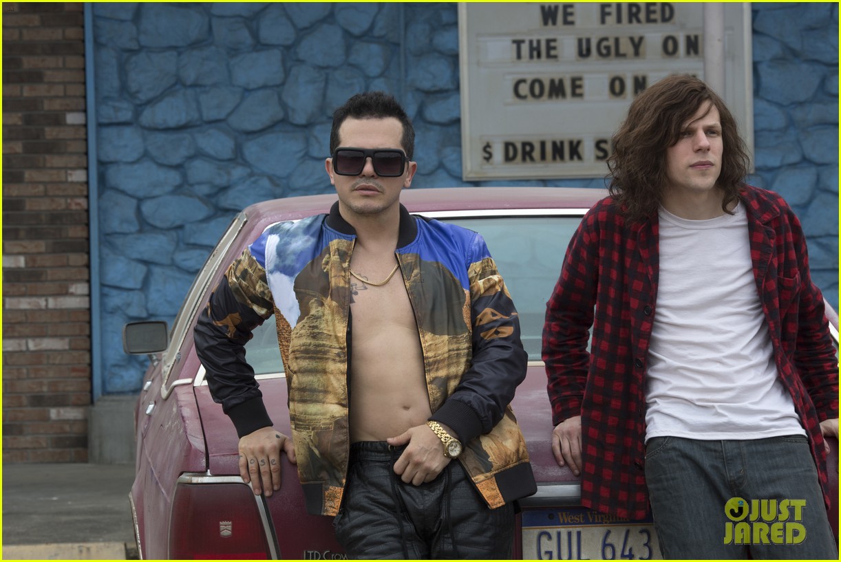 Kristen Stewart Stars in Final 'American Ultra' Trailer With Jesse ...