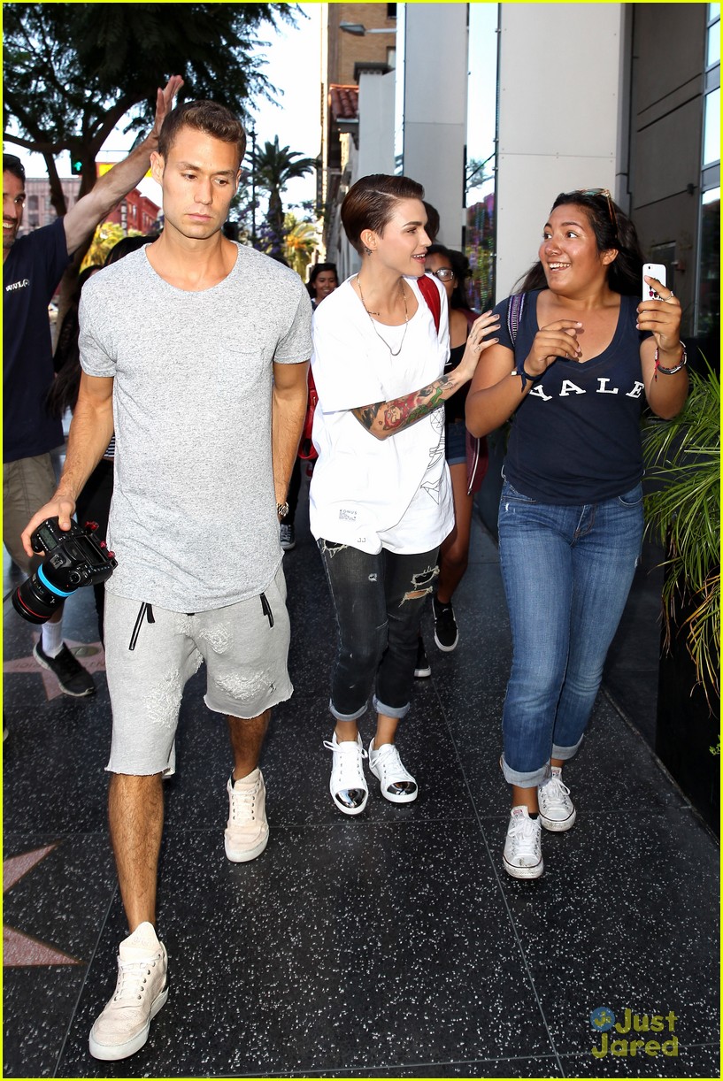 Justin Bieber Grabs Dinner With Orange is the New Black's Ruby Rose ...