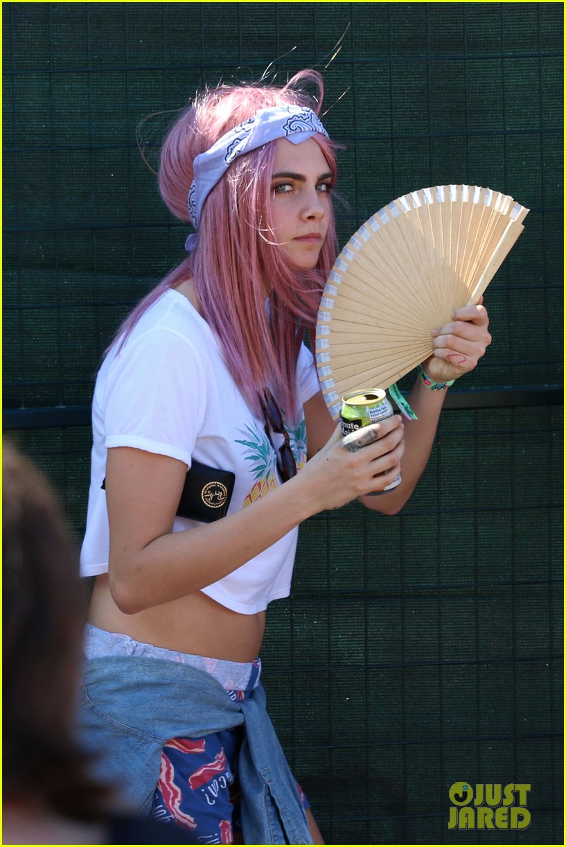 Full Sized Photo of cara delevingne shows off new pink hairdo 01 | Cara ...