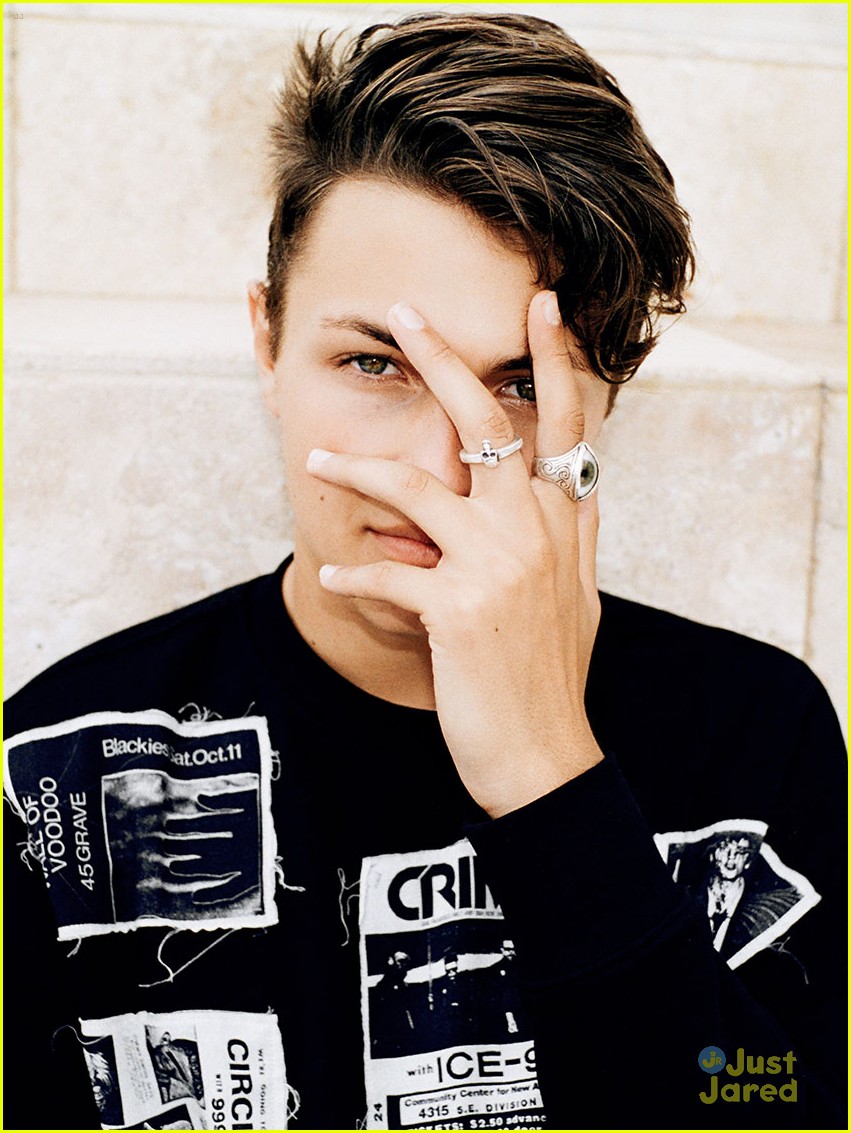 Anwar Hadid Says Sisters Gigi & Bella Are 'Awesome' | Photo 869872 ...