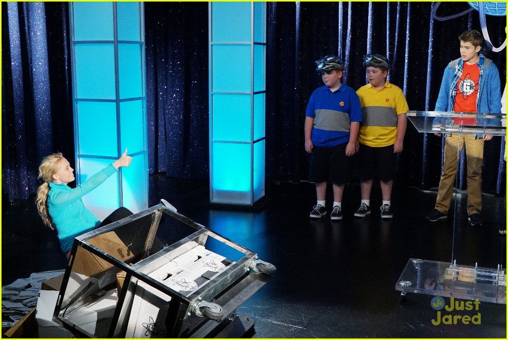 Cyd & Shelby Go Back To The Future Lab On 'Best Friends Whenever ...