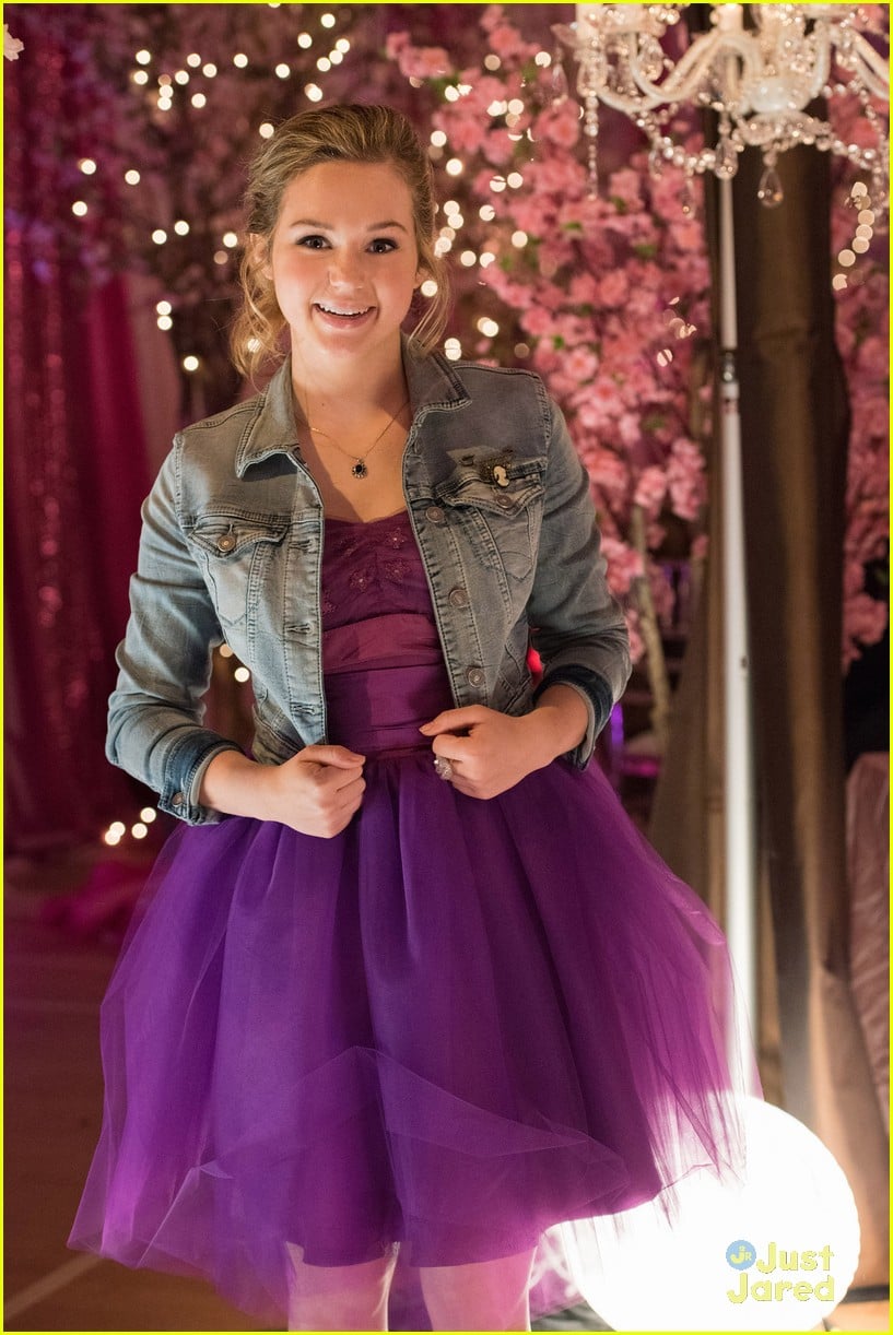 Brec Bassinger Helps Rahart Adams Turn Into A Fake Vampire In 'Liar ...