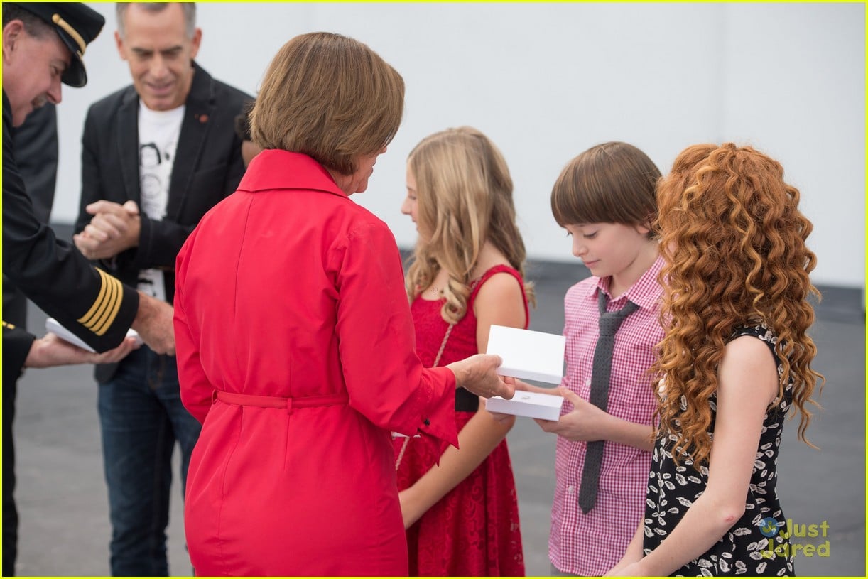 Francesca Capaldi Earns Her Flight Attendant Wings At Snoopy's Award ...