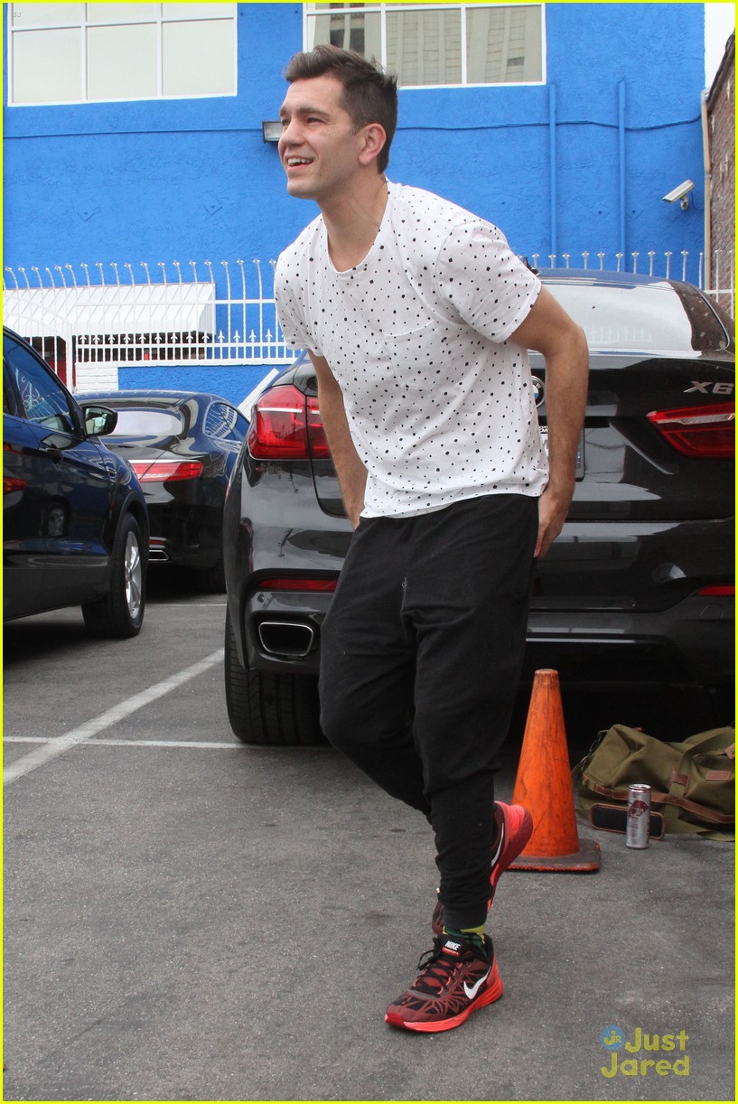 Hayes Grier & Andy Grammer Do Their Own Lift Outside DWTS Studios After ...