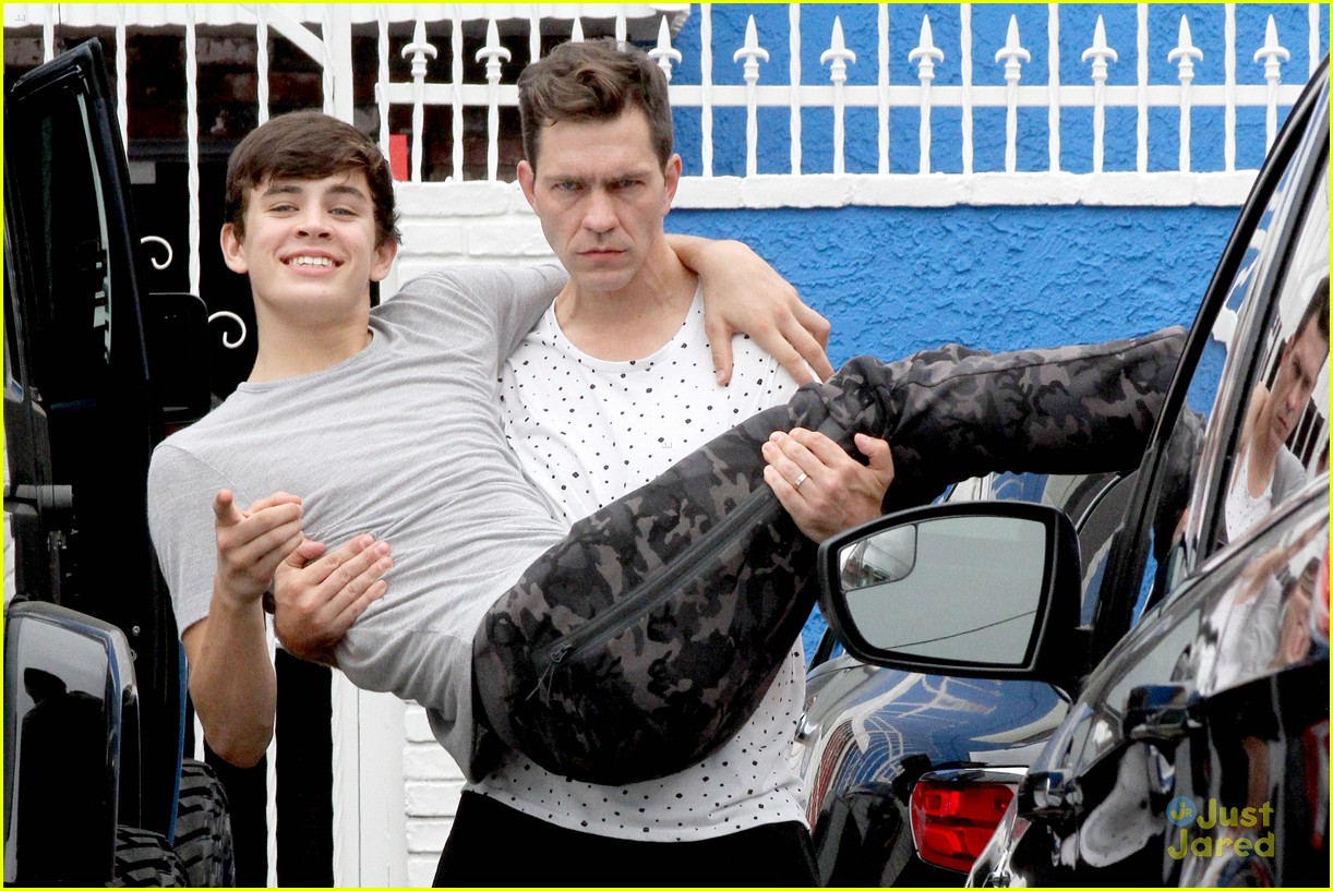 Hayes Grier & Andy Grammer Do Their Own Lift Outside DWTS Studios After ...