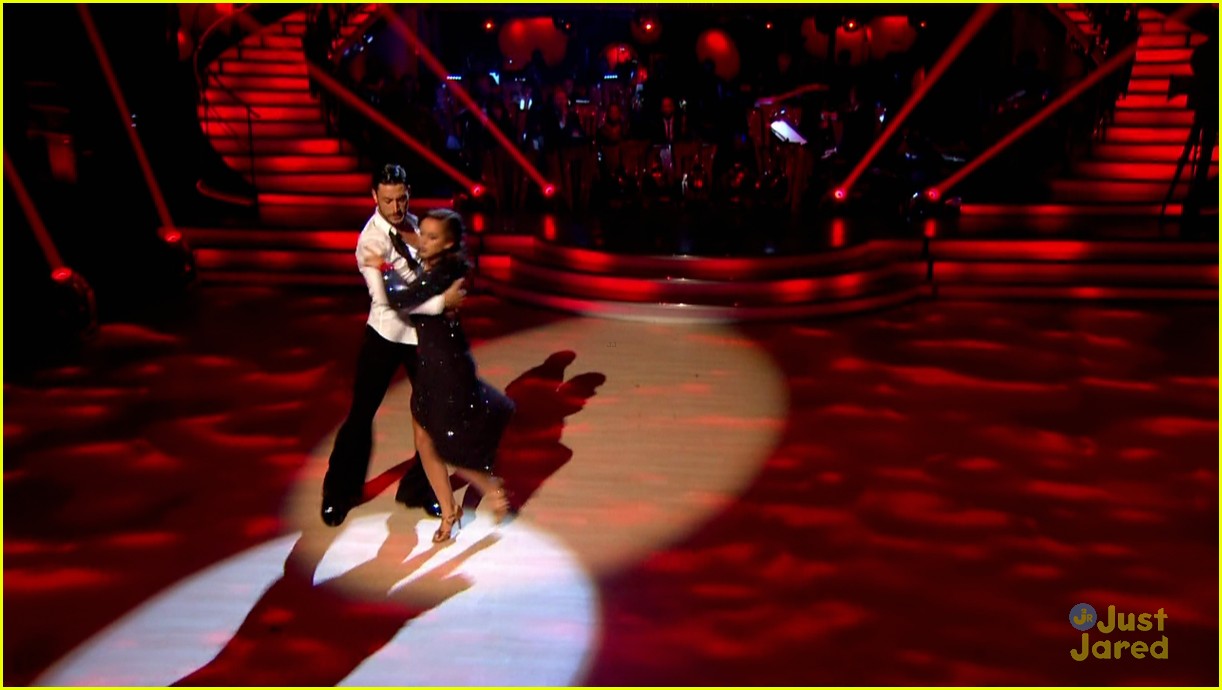 Jay McGuiness Earns First 10 Of the Season With 'Pulp Fiction' Jive on ...
