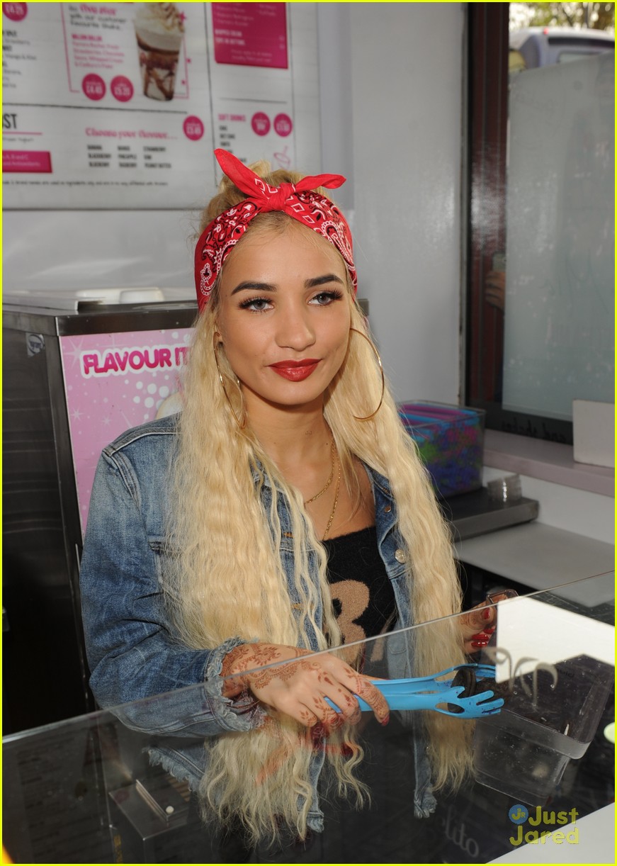 Pia Mia Creates Signature Milkshake At Archie's Milkshake Bar in ...