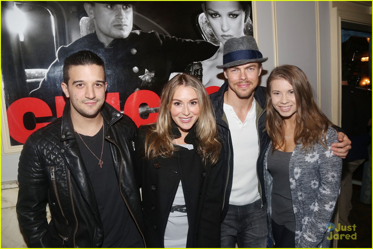 Bindi Irwin & Alexa PenaVega Meet The Cast of 'Chicago' on Broadway ...