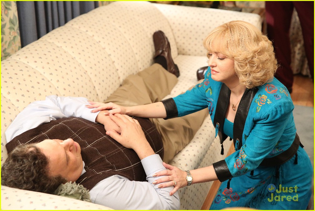 The Goldbergs Celebrate Thanksgiving With Barry Dressing Up As A ...