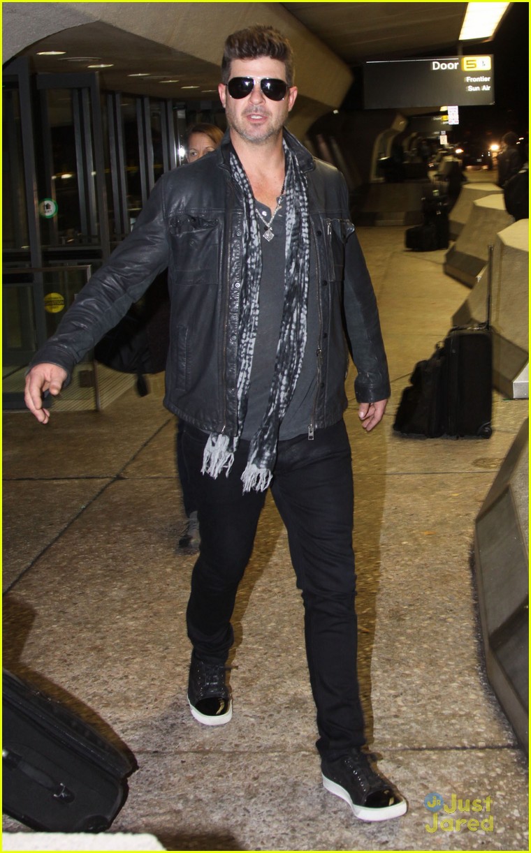 Lucy Hale Supports Seacrest Studios Grand Opening in D.C.! | Photo ...