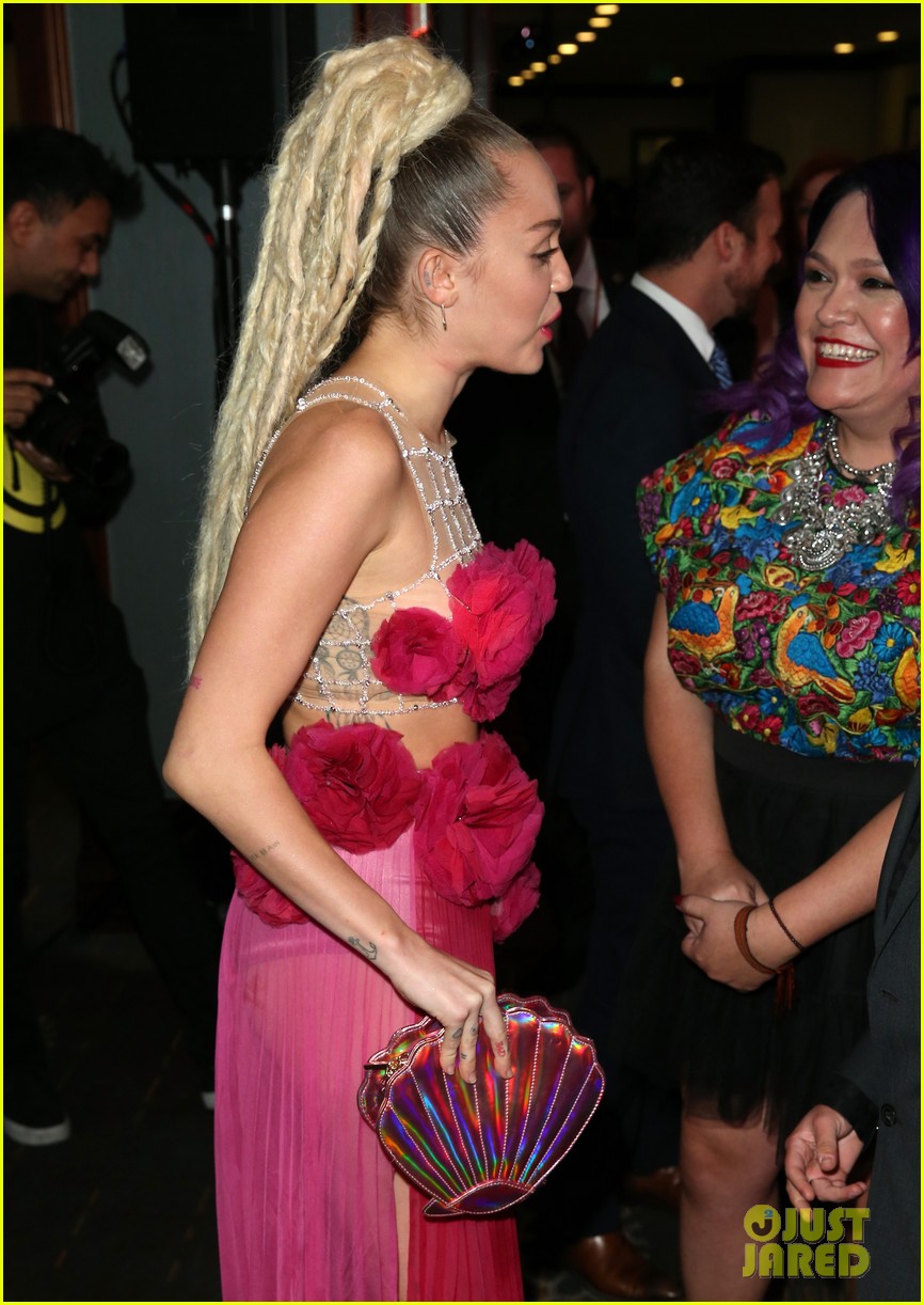 Miley Cyrus Rocks Dreadlocks for LGBT Center Vanguard Awards 2015 ...