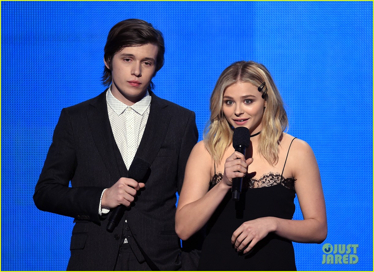 Chloe Moretz Presents at AMAs 2015 with '5th Wave' Co-star Nick ...