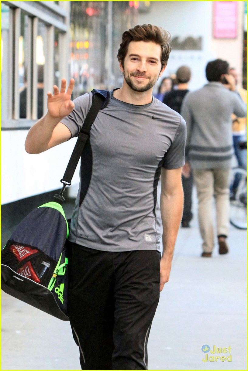 Roberto Aguire Hits The Gym After 'Pretty Little Liars' Casting News ...