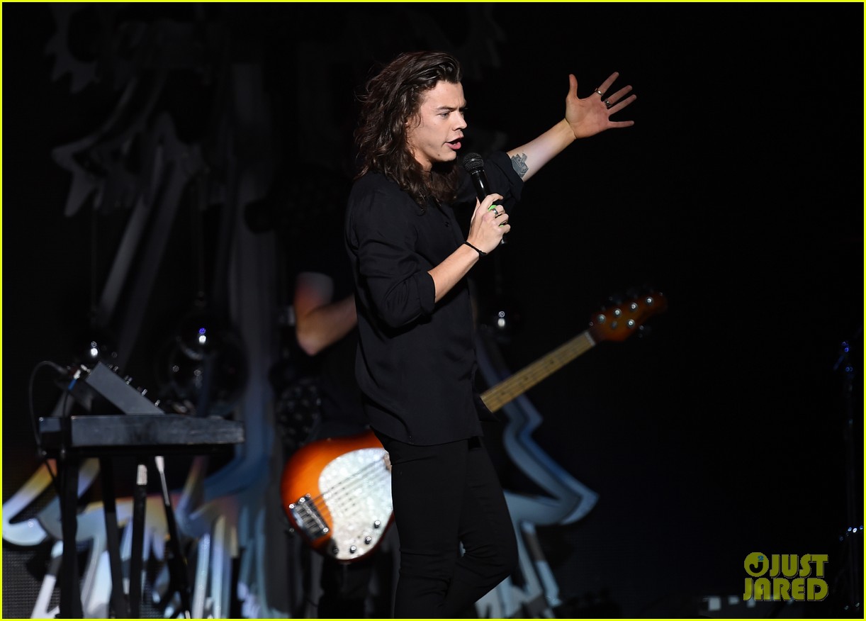 One Direction Go To 'Infinity' & Beyond at Jingle Ball LA 2015 | Photo ...